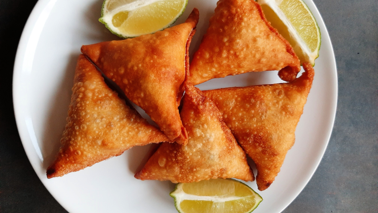 TASTY HOMEMADE BEEF SAMOSAS – www.jocajic.com